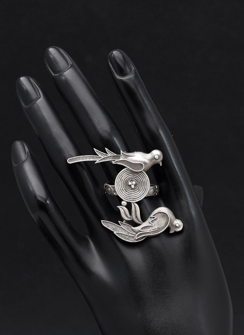 Indian Wedding Shape Unique Pattern Big Finger Ring Catalog